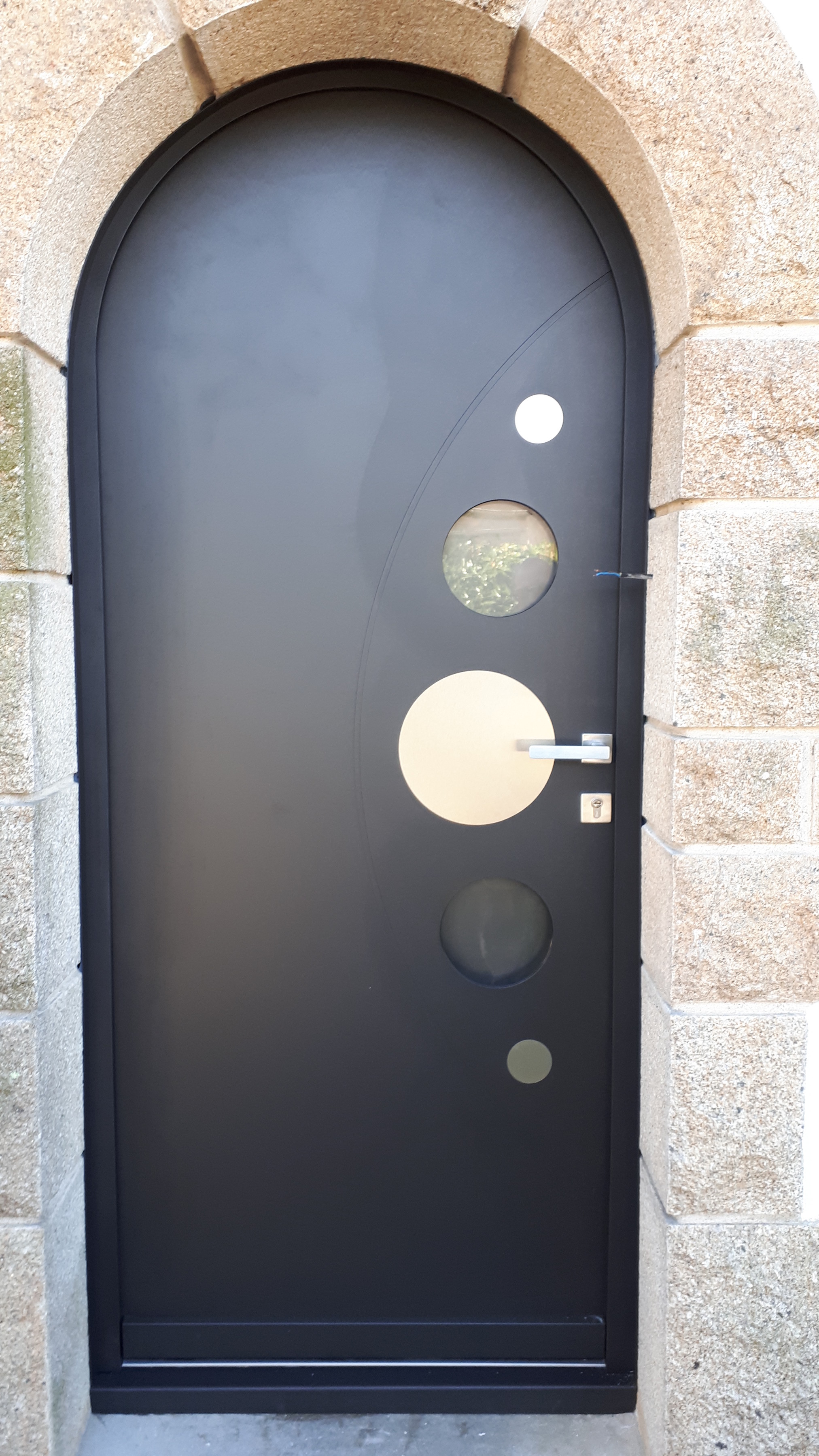 Pose d'une porte d'entrée aluminium - Lanester (56)