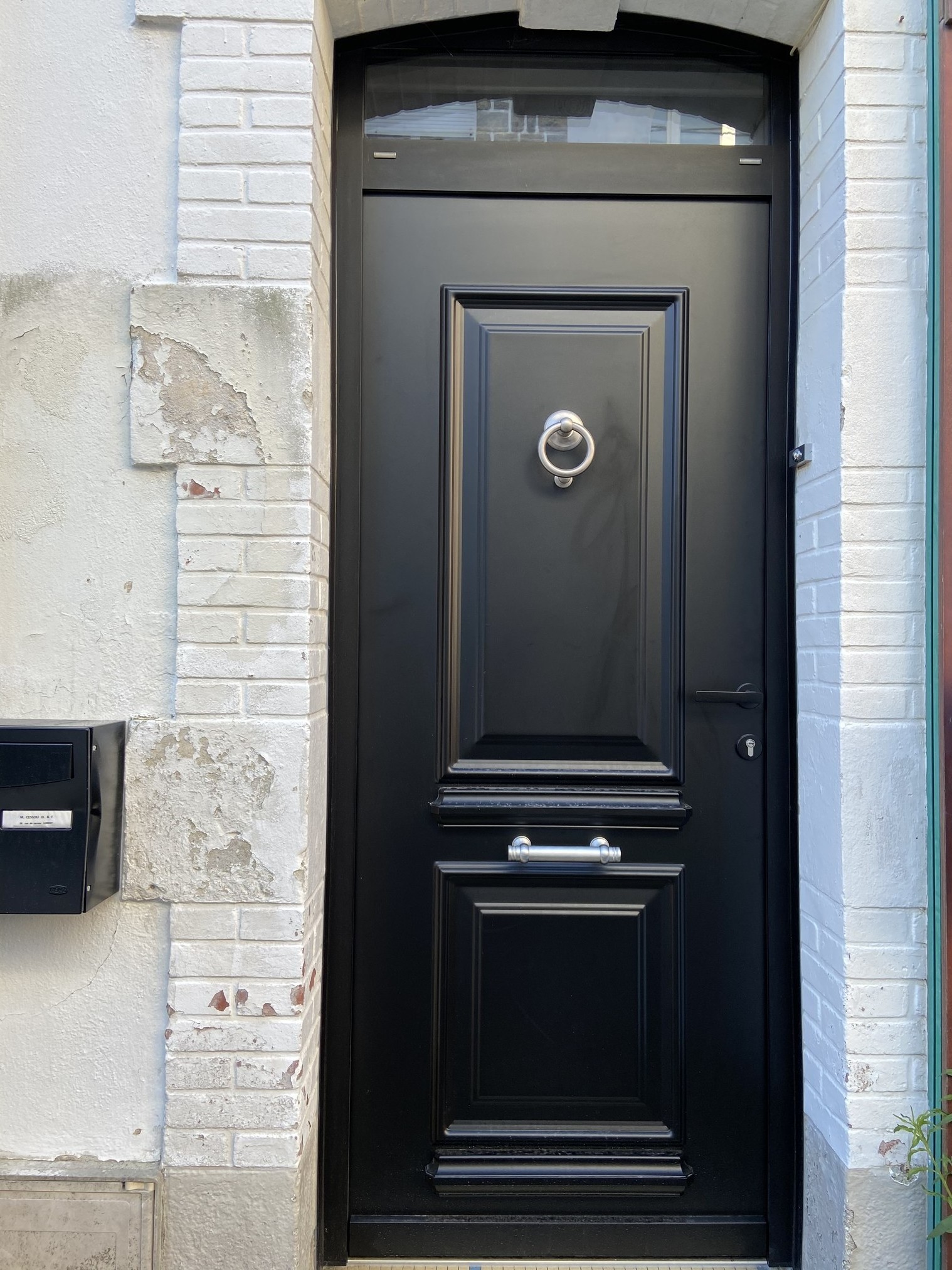 Porte entrée néo-classique avec imposte vitré cintré